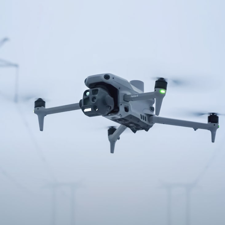 DJI Zenmuse H20T thermal imaging.